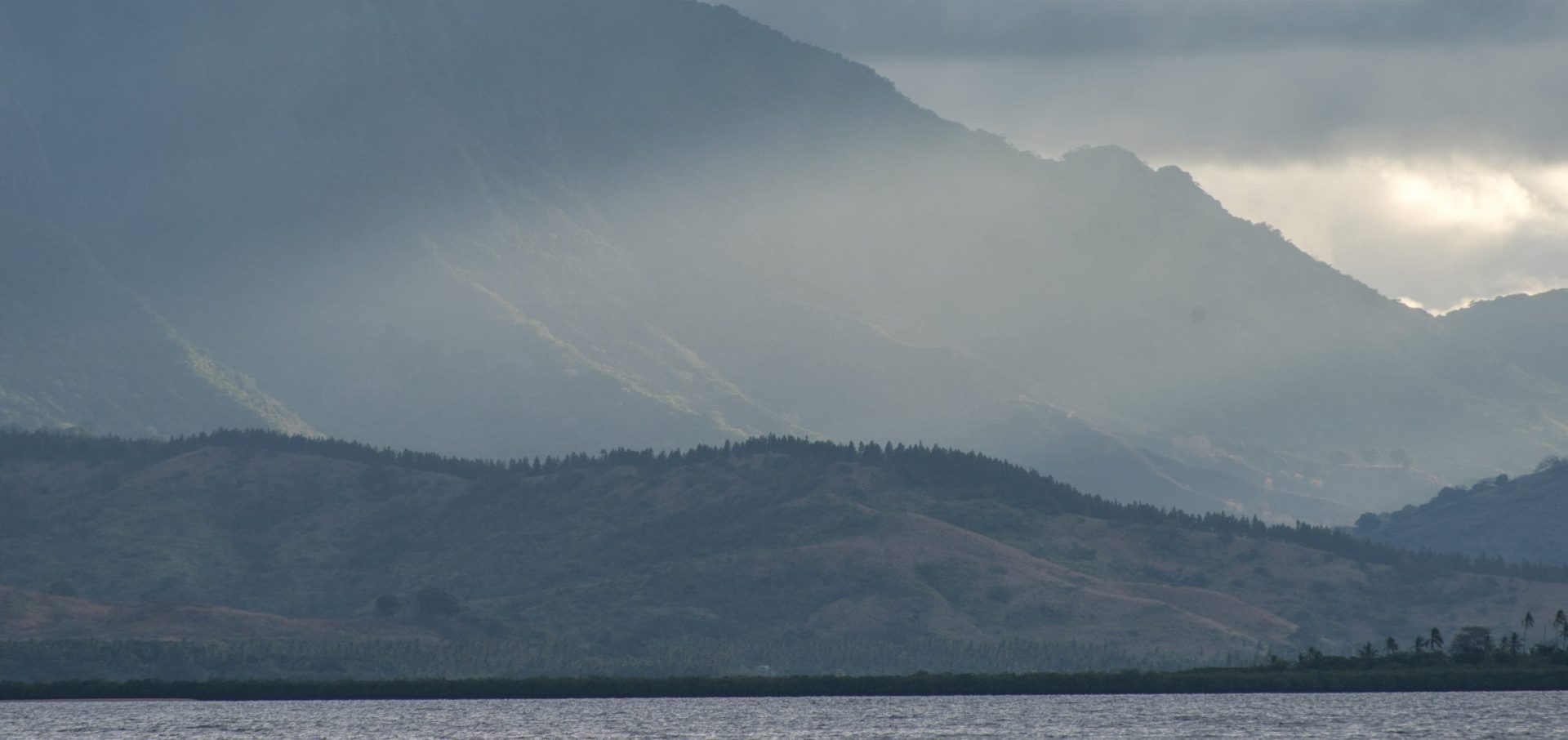 The Great Wall of Fiji: Expeditions to the island nation's barrier reef - Oceanographic ...